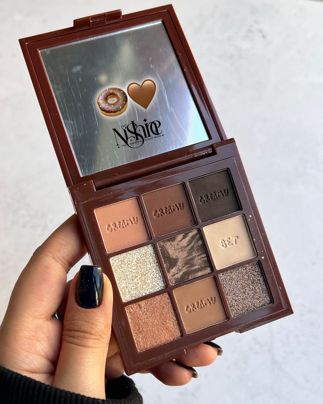 سایه چاکلت – نیشاین گالری